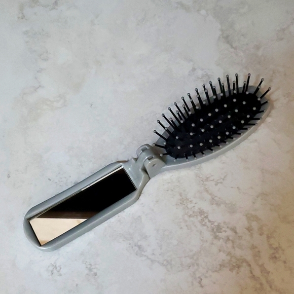 Avon | Hair | Avon Collapsible Hairbrush | Poshmark
